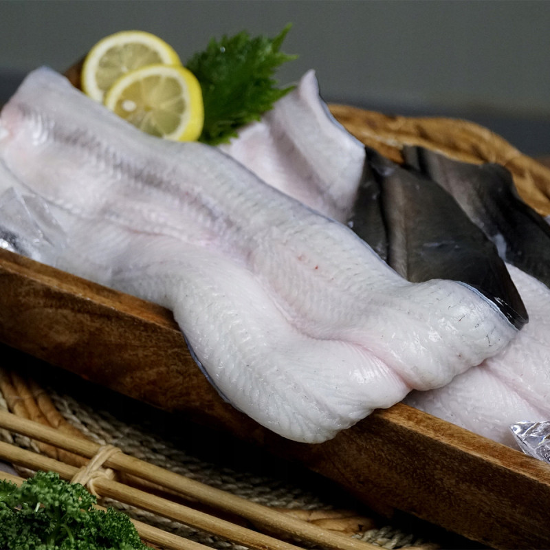 Węgorz patroszony mrożony 10 kg - O-fish
